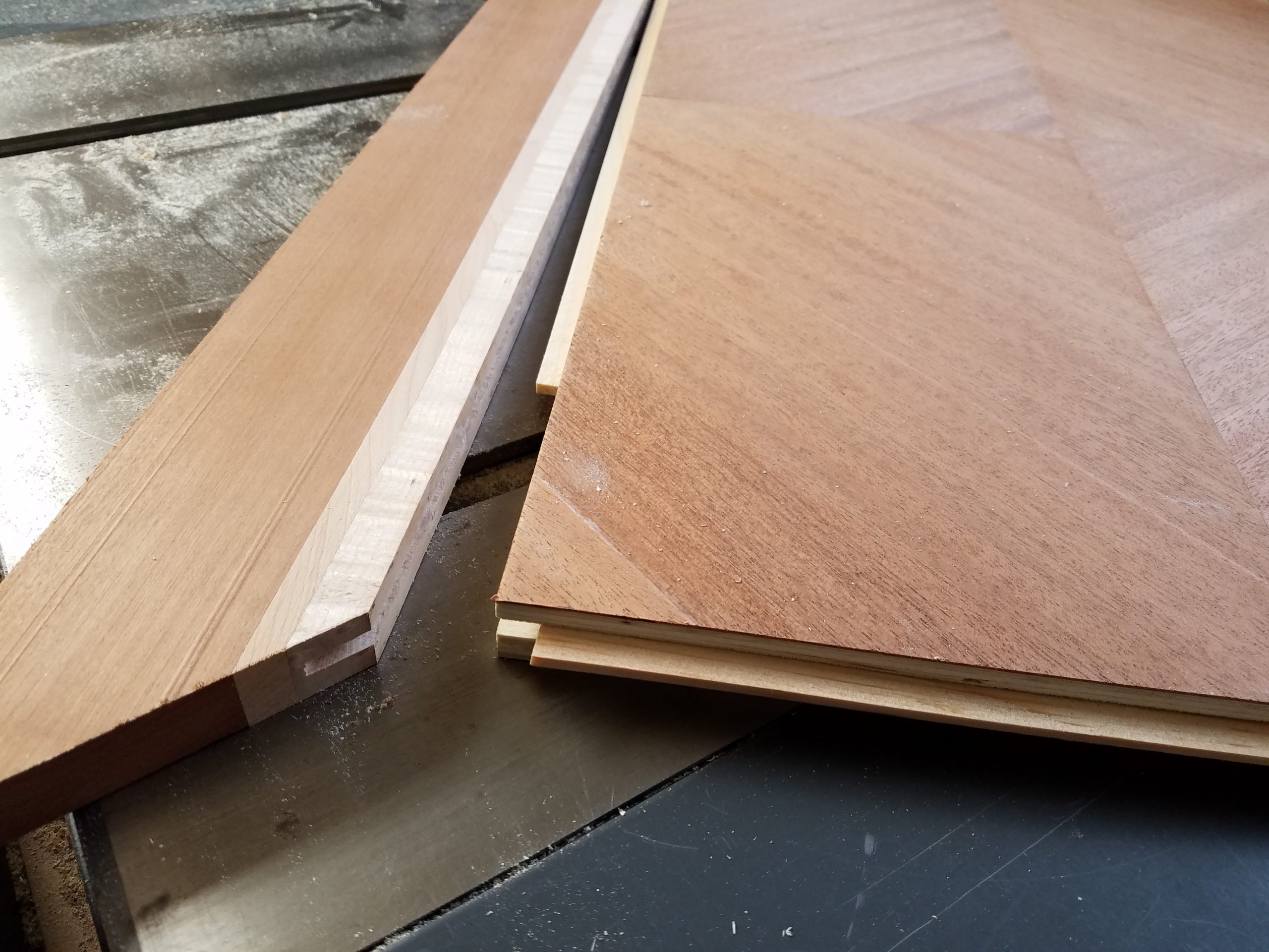 Quad-match veneer table tops – From The Forest Woodworking